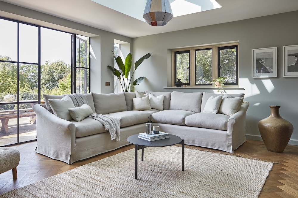 Why to choose loose sofa covers? | Darlings of Chelsea