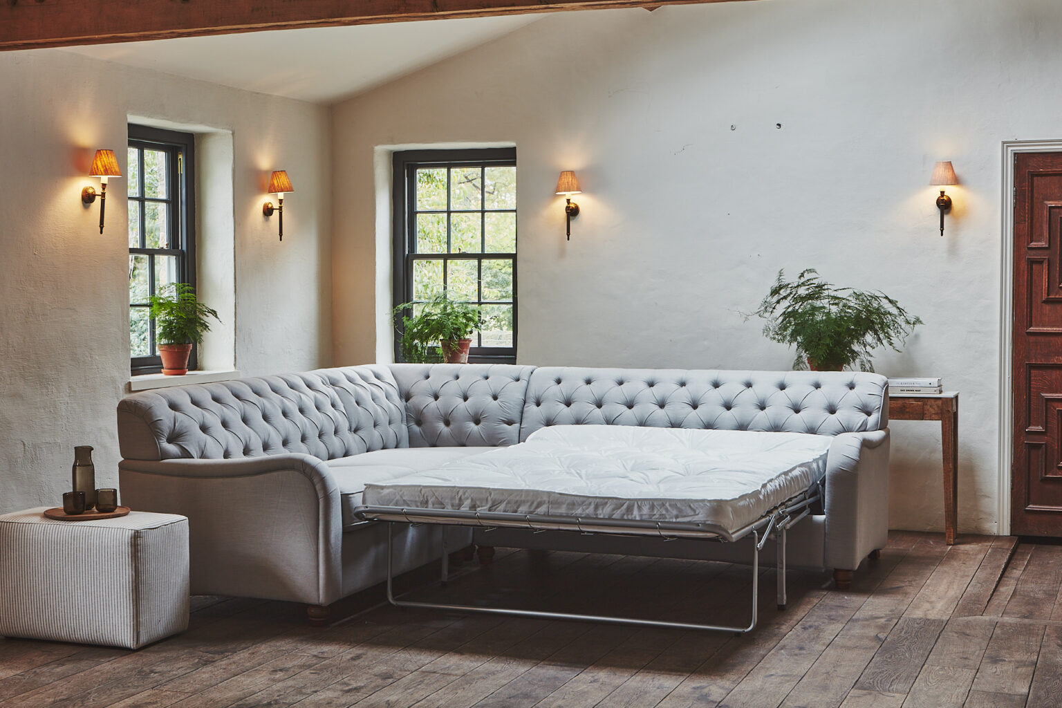 Corner sofa bed to treat your guests | Darlings of Chelsea